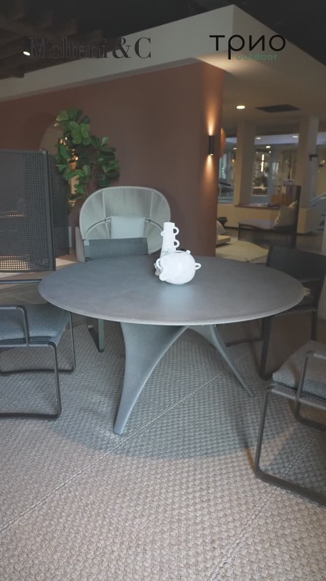 Уличный обеденный стол Arc от Molteni & C