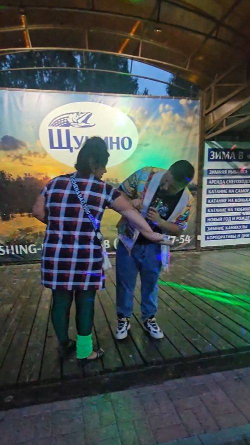 База отдыха «Щукино»: с фанатками творчества группы «Руки вверх!» на сцене