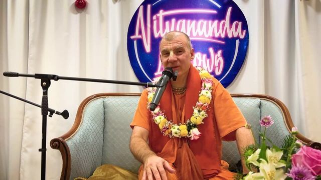 История со Шрилой Прабхупадой и его учеником про божественных и демонических личностей.