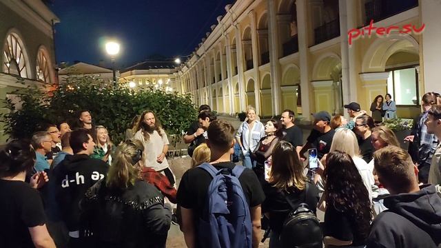 Фанаты КиШ поют в день рождения Горшка в Санкт-Петербурге