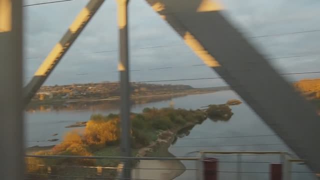 Через Вятку по железнодорожному мосту (Транссибирская магистраль, Котельнич).