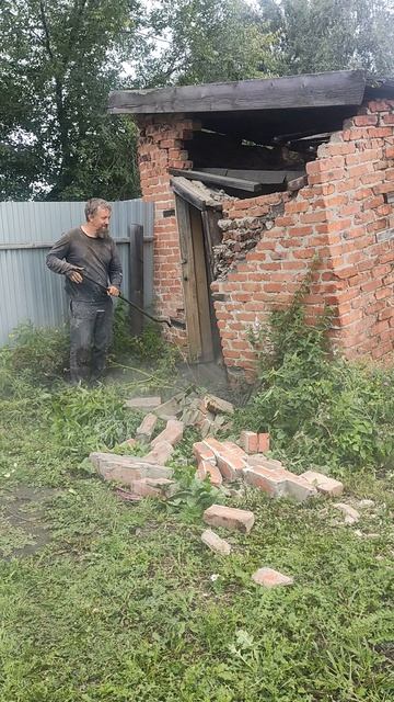 Начало разбора старой бани!