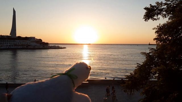 Гусь, закат, море и кукла колдуна