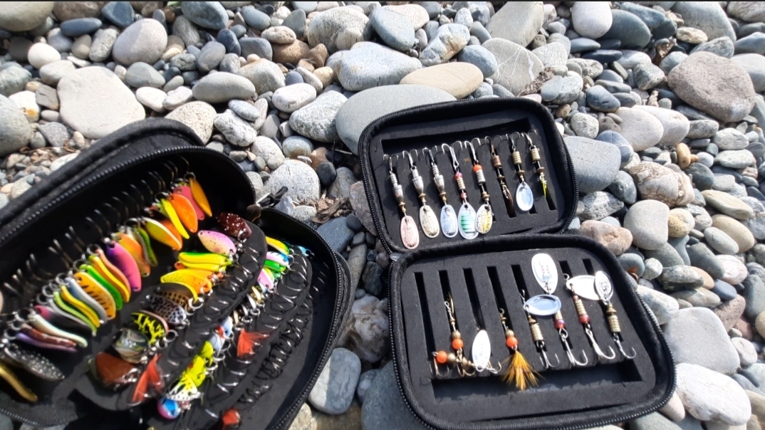 Рыбалка готовимся к сезону блесна, колебалки, воблеры.