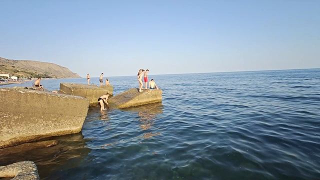 Крым25..первые прыжки в моречко (3)