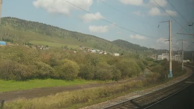 Возле Красноярска, вид из окна поезда (Транссибирская магистраль).