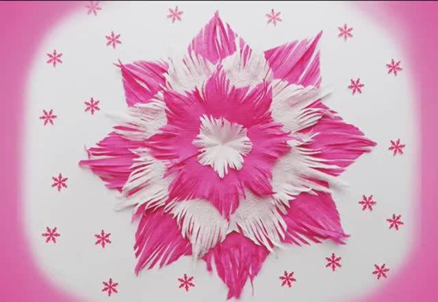 Пушистая снежинка из салфеток