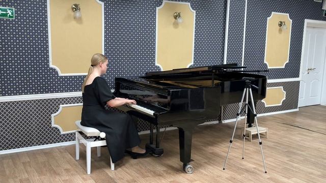 11. Ананченко Виктория играет на концерте «На клавишах мая» 18 мая 2025 г.