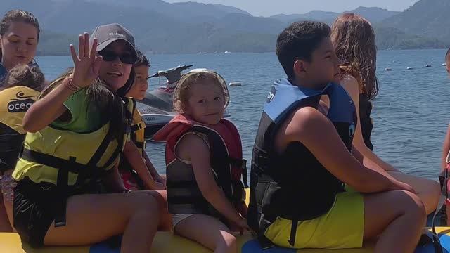 Катания на банане