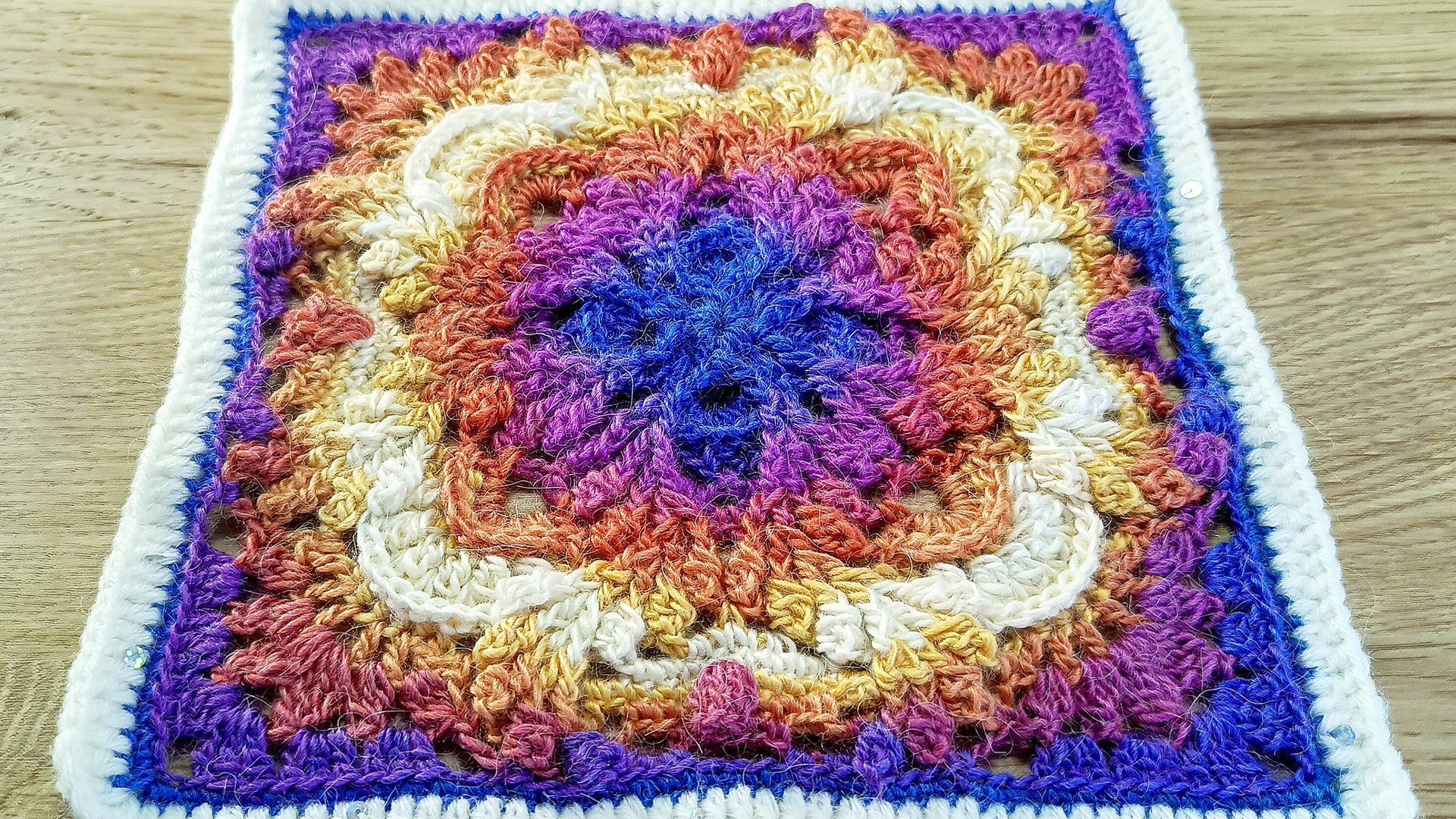 1. Вязание 1-8 ряды. Бабушкин квадрат. Квадратный мотив крючком. Схемы вязания.mp4