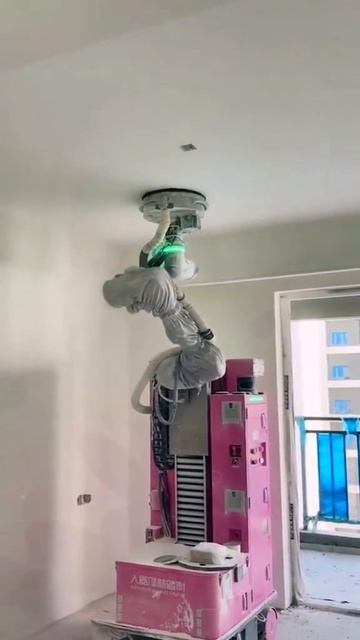 Робот, который готовится заменить ремонтную бригаду.