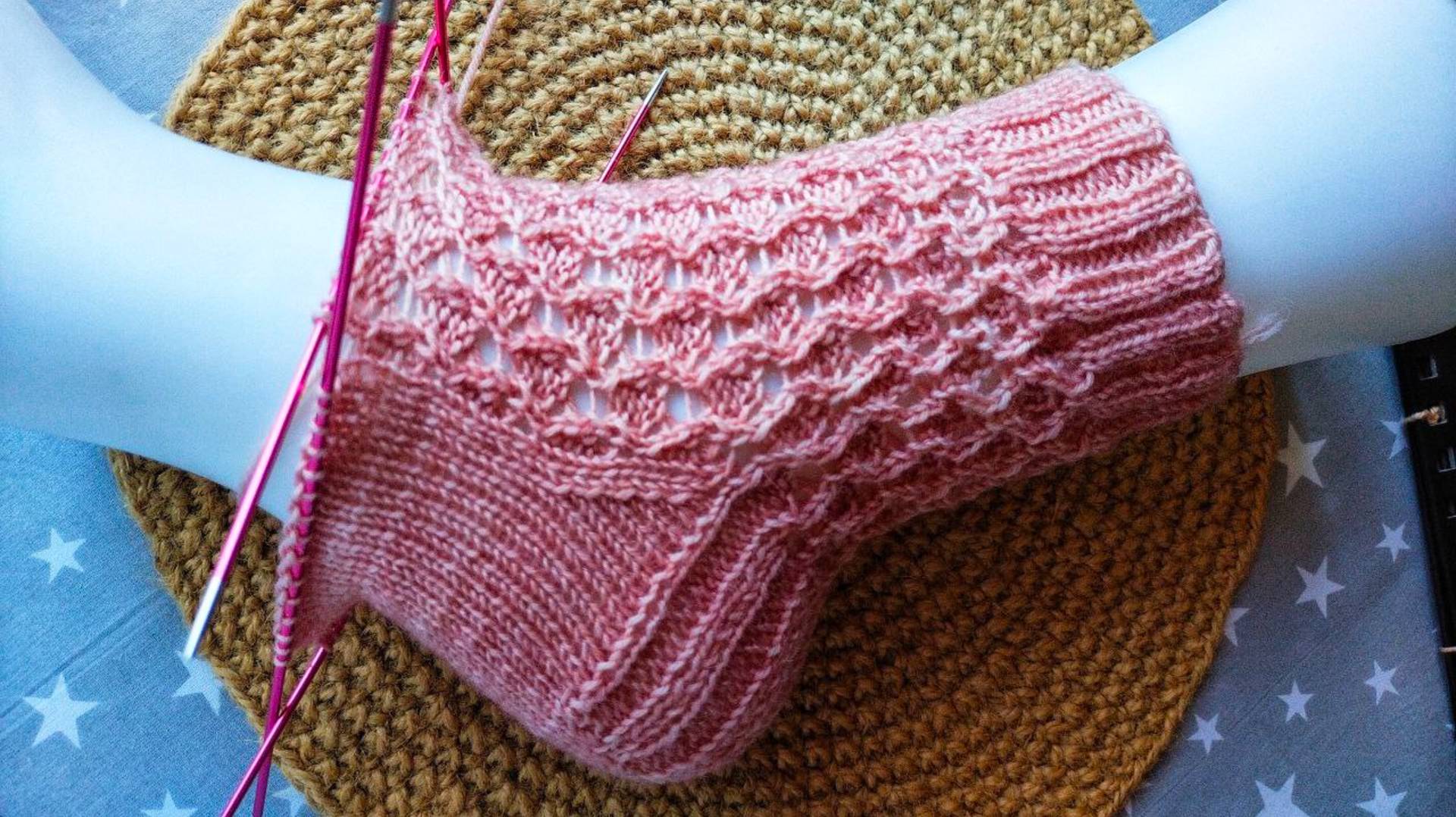 Объемный узор для вязания носков / подробное объяснение каждого ряда / схема узора.