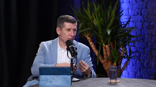 Разговор с Романом (руководителем "Питер забор") в промежутках между записью роликов.