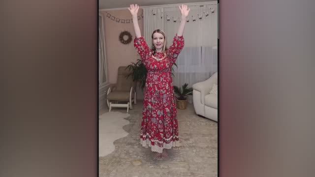 "Мы по улице идём"