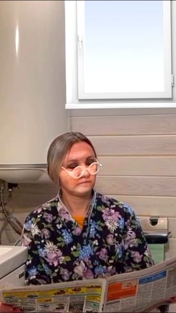 Гренни в туалете