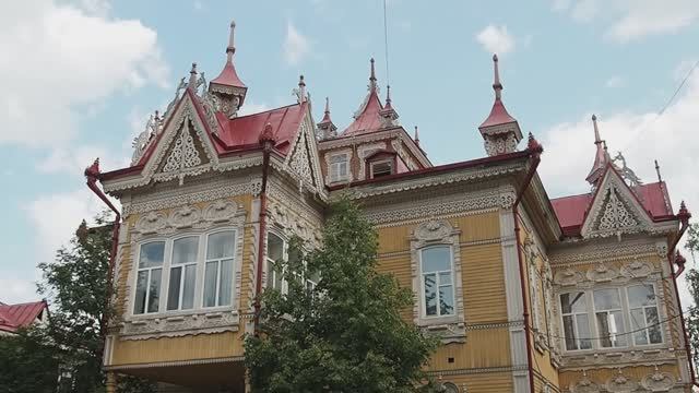 Старинные деревянные дома в Томске.