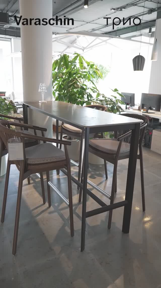 Полубарный стол с каменной столешницей System от Varaschin