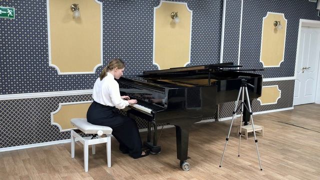 7. С. Майкапар - «Токкатина». Исполняет Шельпова Виктория.