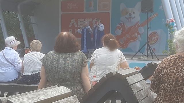 "А он ничей" Танцуют все! ) Спасибо. )