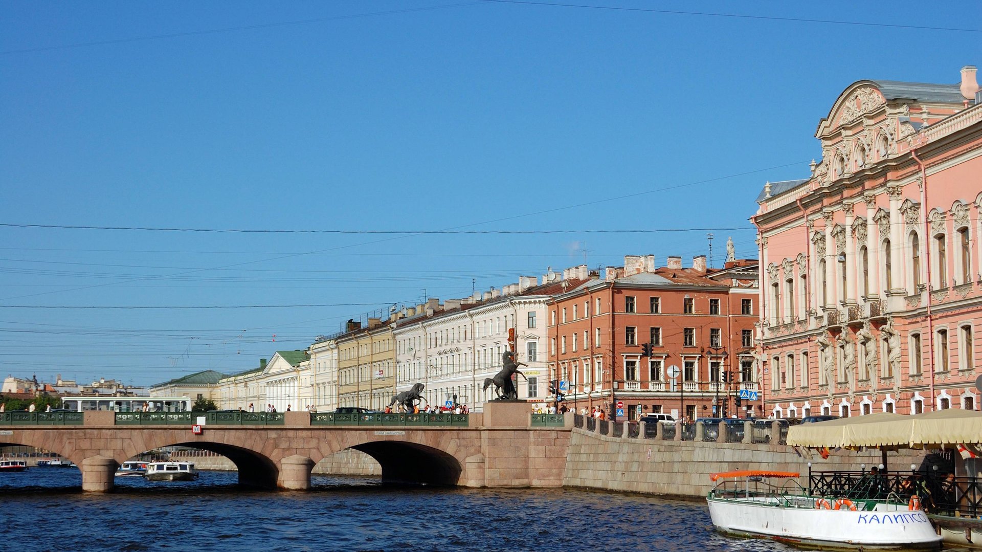По Санкт-Петербургу на речном трамвайчике