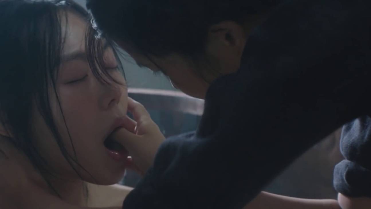 40-летний ловел Барон обманом очаровывает девушку и пытается сбежать, но получает наказание