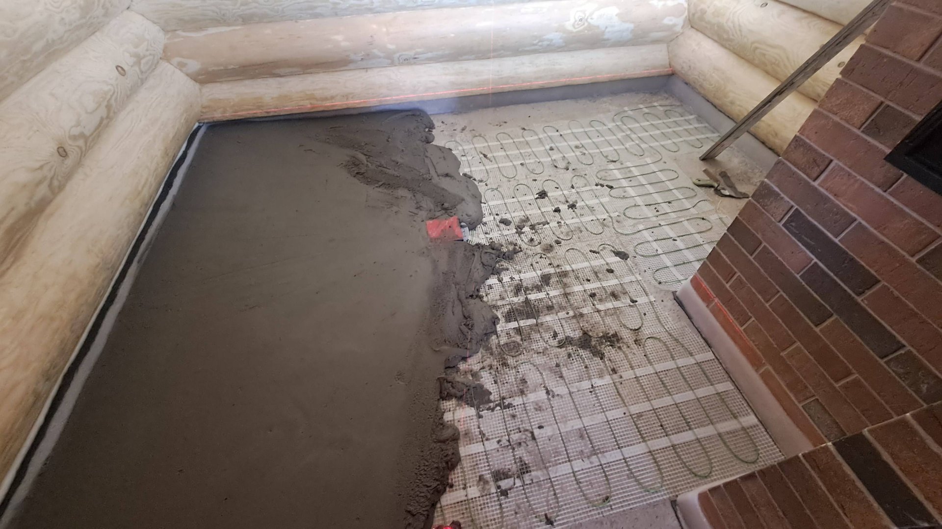 Залил стяжки в бане