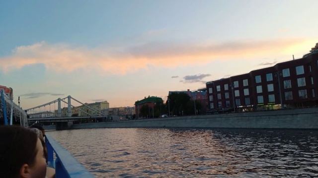 Длинная дорога по Москва-реке