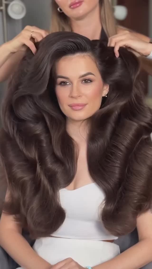 Объемные и стойкие локоны #прическа #укладка #локоны #волосы