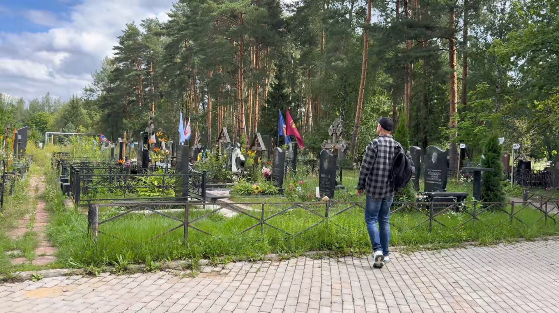 ТРАГЕДИЯ НА СЯМОЗЕРЕ | МОГИЛЫ ДЕТЕЙ И СЛЁЗЫ РОДИТЕЛЕЙ