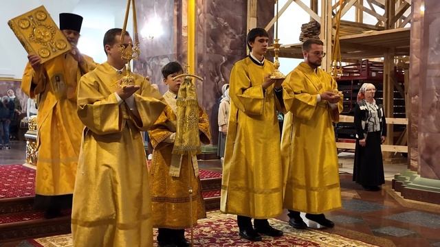 Божественная литургия в Успенском соборе