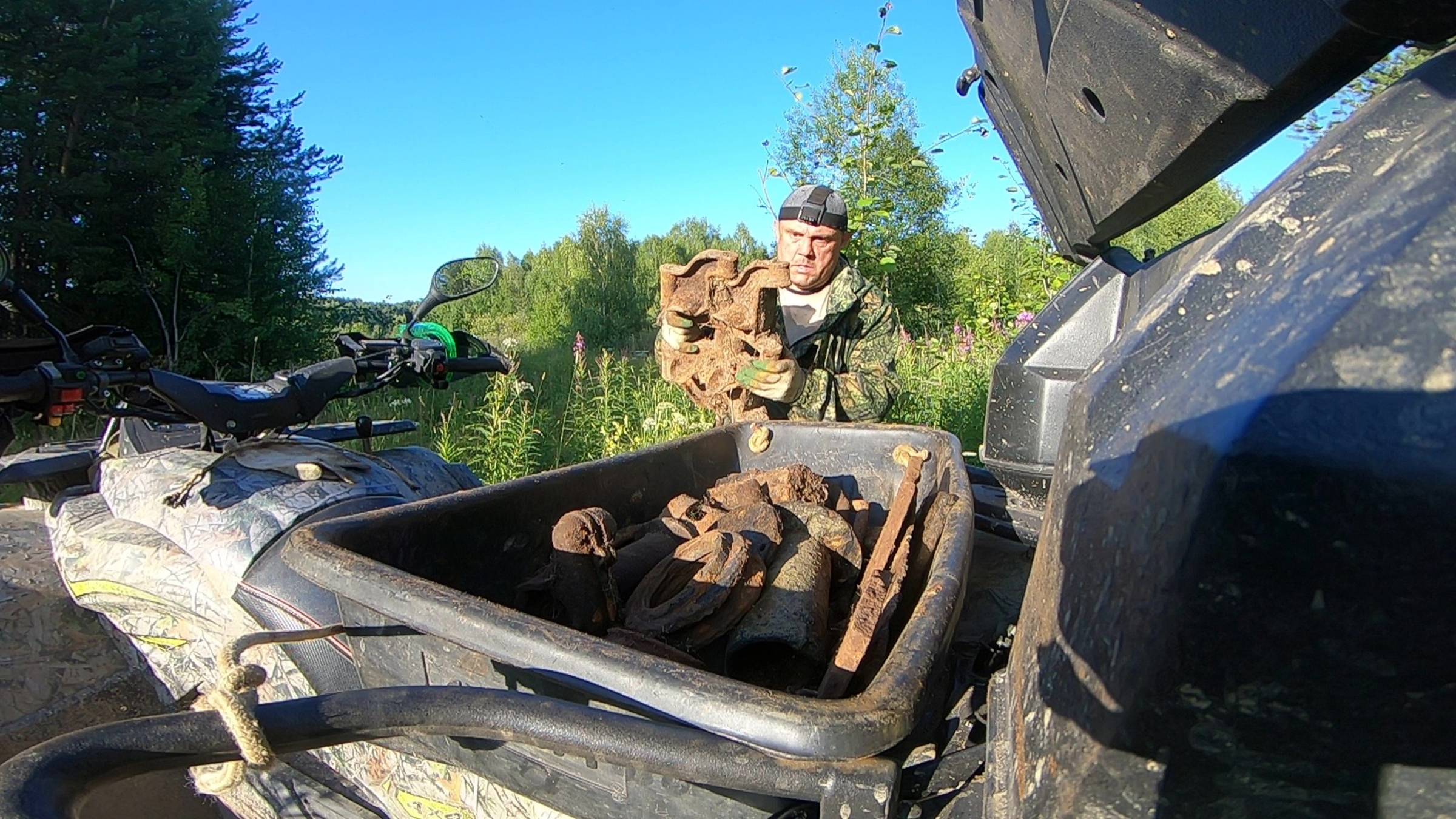 Повернул не туда  и тут тебе на - МУЗЕЙНЫЙ ЭКСПОНАТ - НАХОДКА  брошена прямо в реке...Часть-3  КОПАЮ