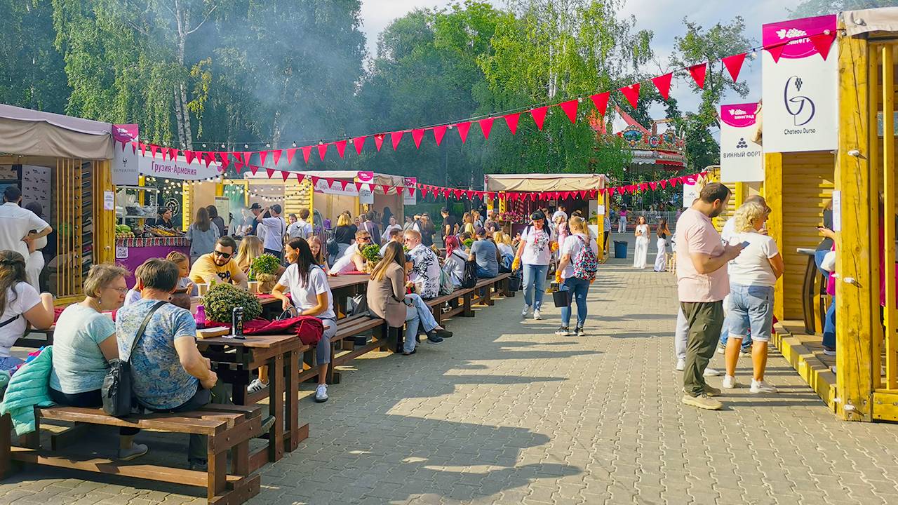 Walking in YEkaterinburg. Фестиваль Виноград в Центральном парке |4K| (August 10, 2025)