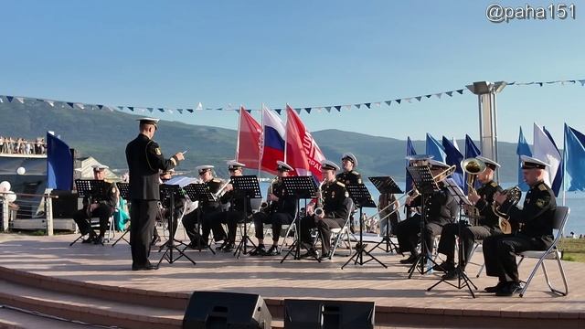 Оркестр штаба Тихоокеанского флота в Магадане // Сила в Правде