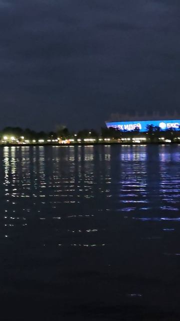 Город Ростов на Дону , ночной теплоход.