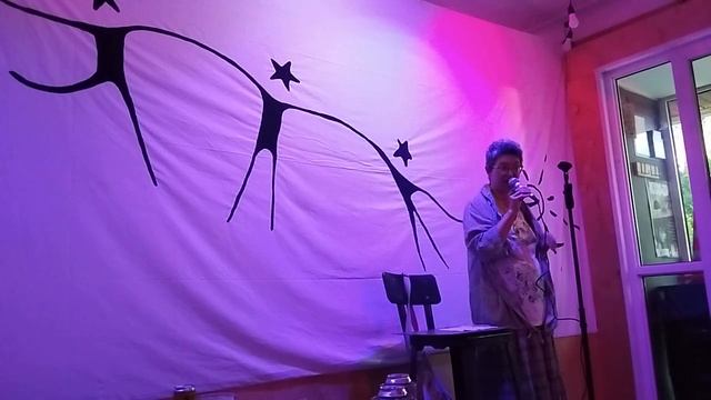 Лекция в баре "Салют"