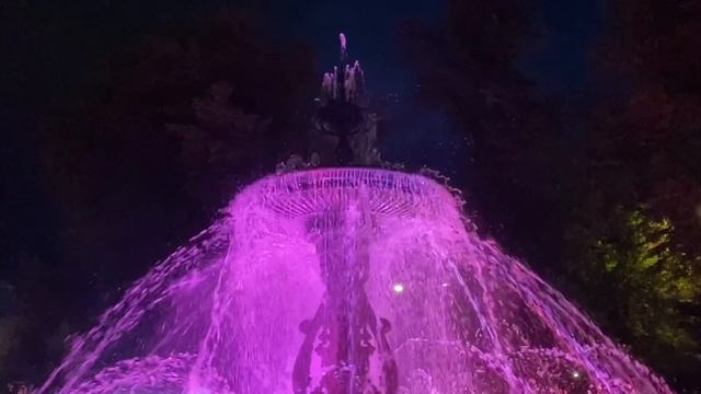 Нижний Новгород вечерний. Фонтан в Малом сквере.