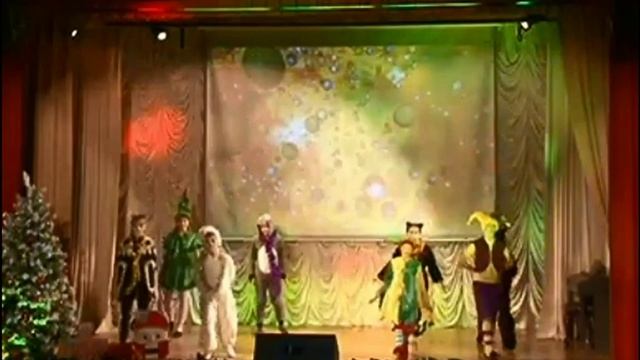 Как непосредственно дети танцуют Новогодний Карнавал!