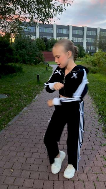 Анастасия  ⭐️ Старлет  🔊 Папа