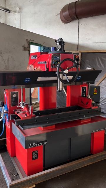 Станки для обработки фасок седел клапанов  LD180A / LD180S / LD180L+