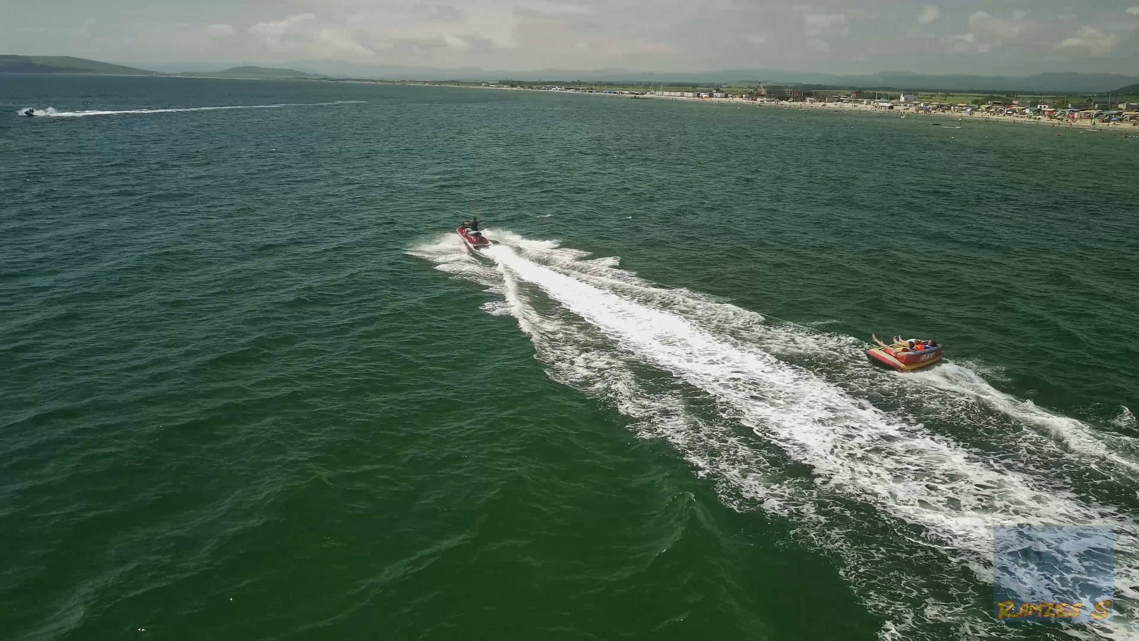 С ветерком по волнам.