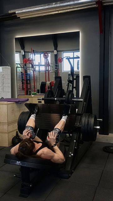 Жим ногами лёжа.mp4