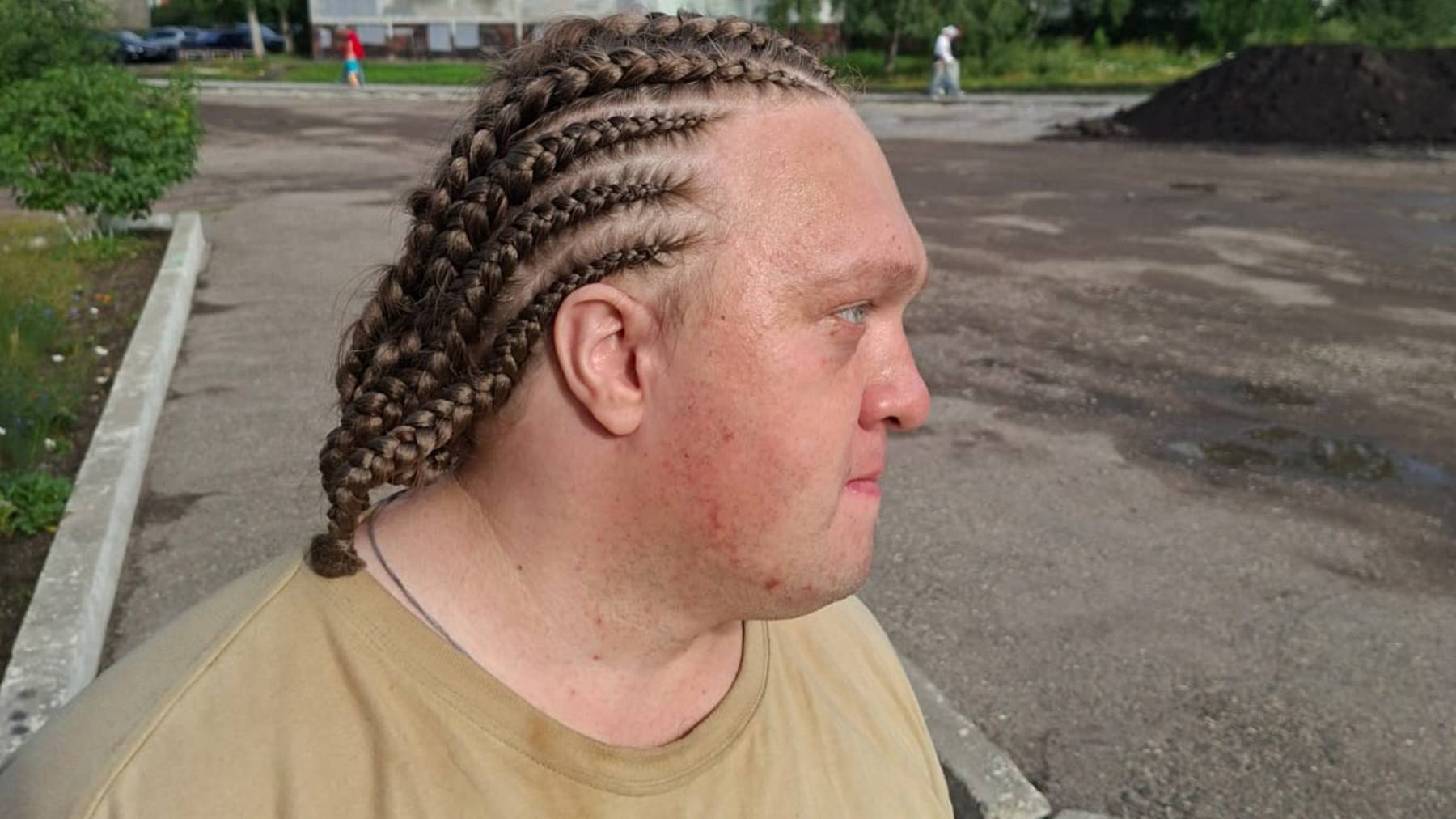 Прогулка по району и мой двор  (12.08.2025) .Брейды причёска.