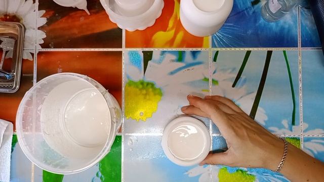 Подсвечник-цветок.Заливка гипсом.mp4