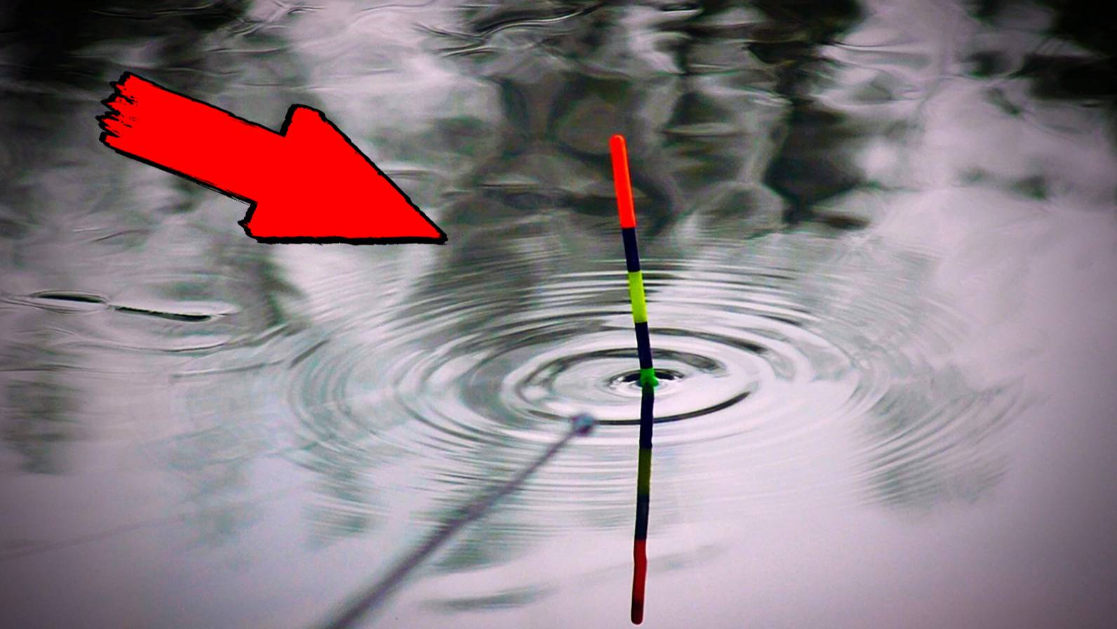 МАЛАЯ РЕЧКА ШОКИРУЕТ! Закинул Под Берег и ОНО ВЫШЛО! Рыбалка 2025