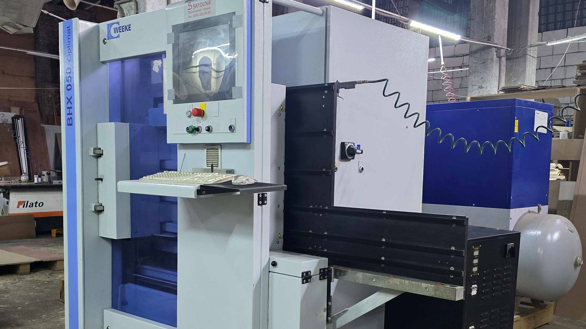 WEEKE BHX 050 сверлильно-присадочный станок с фрезером