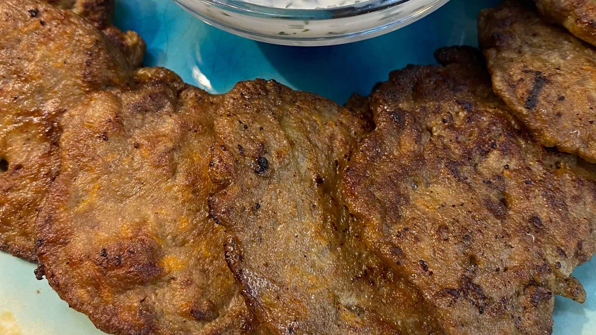 Печёночные котлеты на сковороде