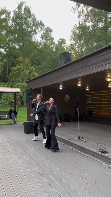 Концерт кавер-группы «COVER band» (Москва, Лианозовский парк)/Concert by the COVER band (Moscow)