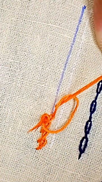 Вышивка простыми стежками #shorts #sewing #вышивкадляначинающих #вышивкапростымистежками #базовыешвы