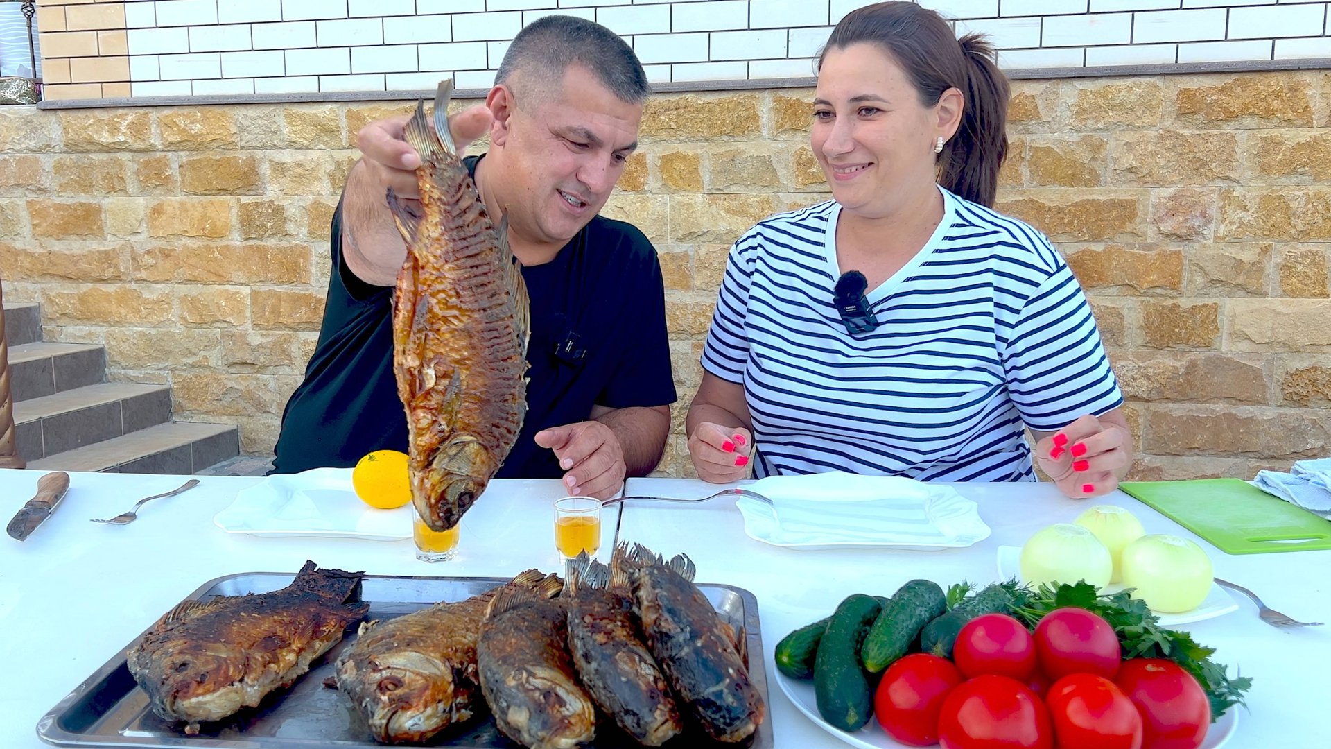 Поймали и приготовили огромных Карасей на ужин! Рыба жареная на большой сковороде на костре