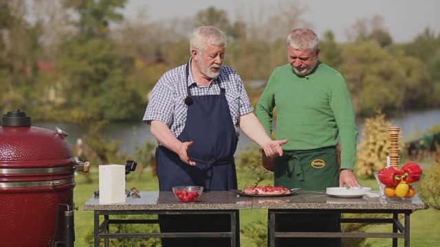 "И РЫБА И МЯСО"